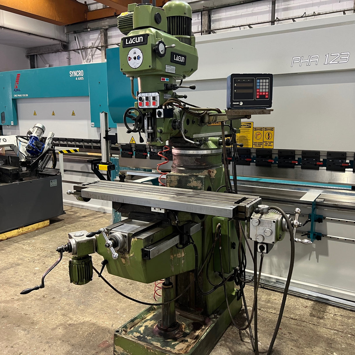 Fresadora torreta LAGUN FTV 2SP con visualizador – IMME